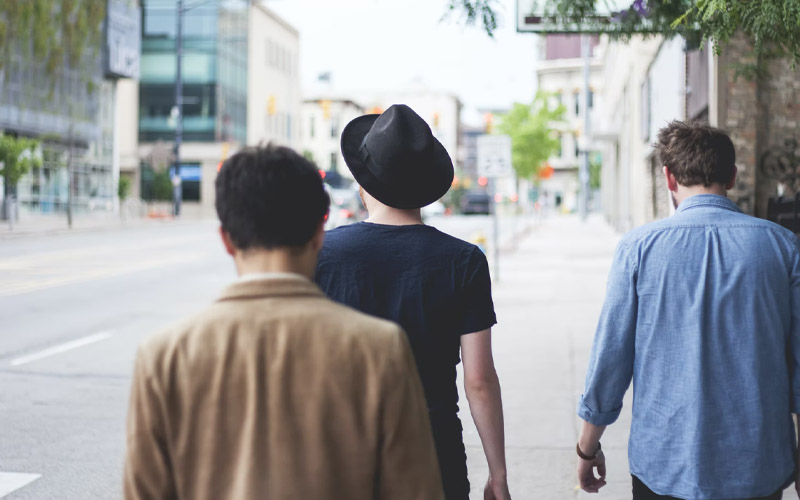 What To Do if Someone is Following You on the Street – Smart Mindsets